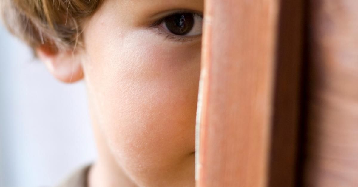 Comment aider votre enfant timide à prendre confiance en lui - Timide ... Comment aider votre enfant timide à prendre confiance en lui - Timide ...